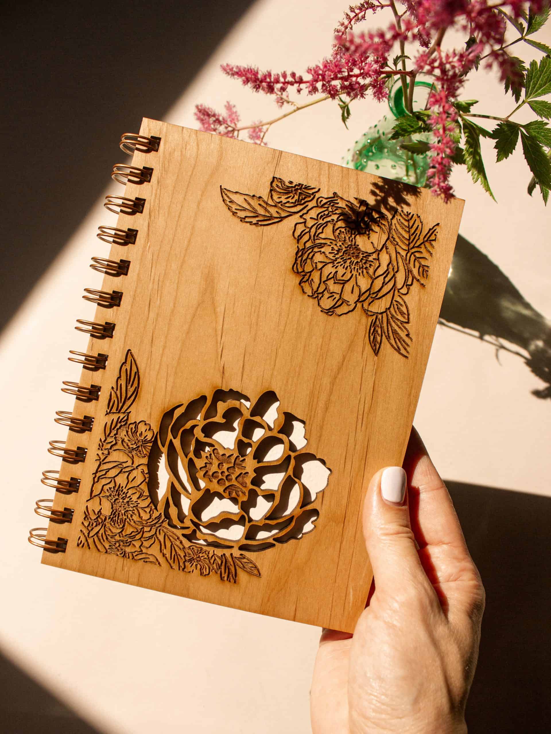 Peonies wooden journal – The Wraperie