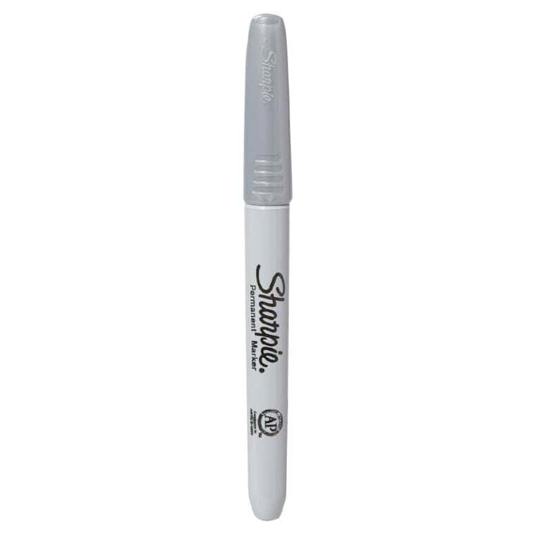 Permanent marker metallic silver 1 pc – The Wraperie